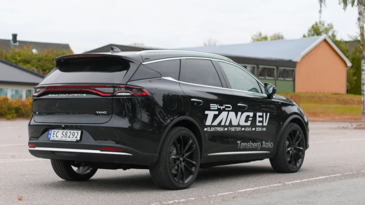 BYD TANG – Luxury Meets Utility in a 7-Seater SUV – EV Smarts