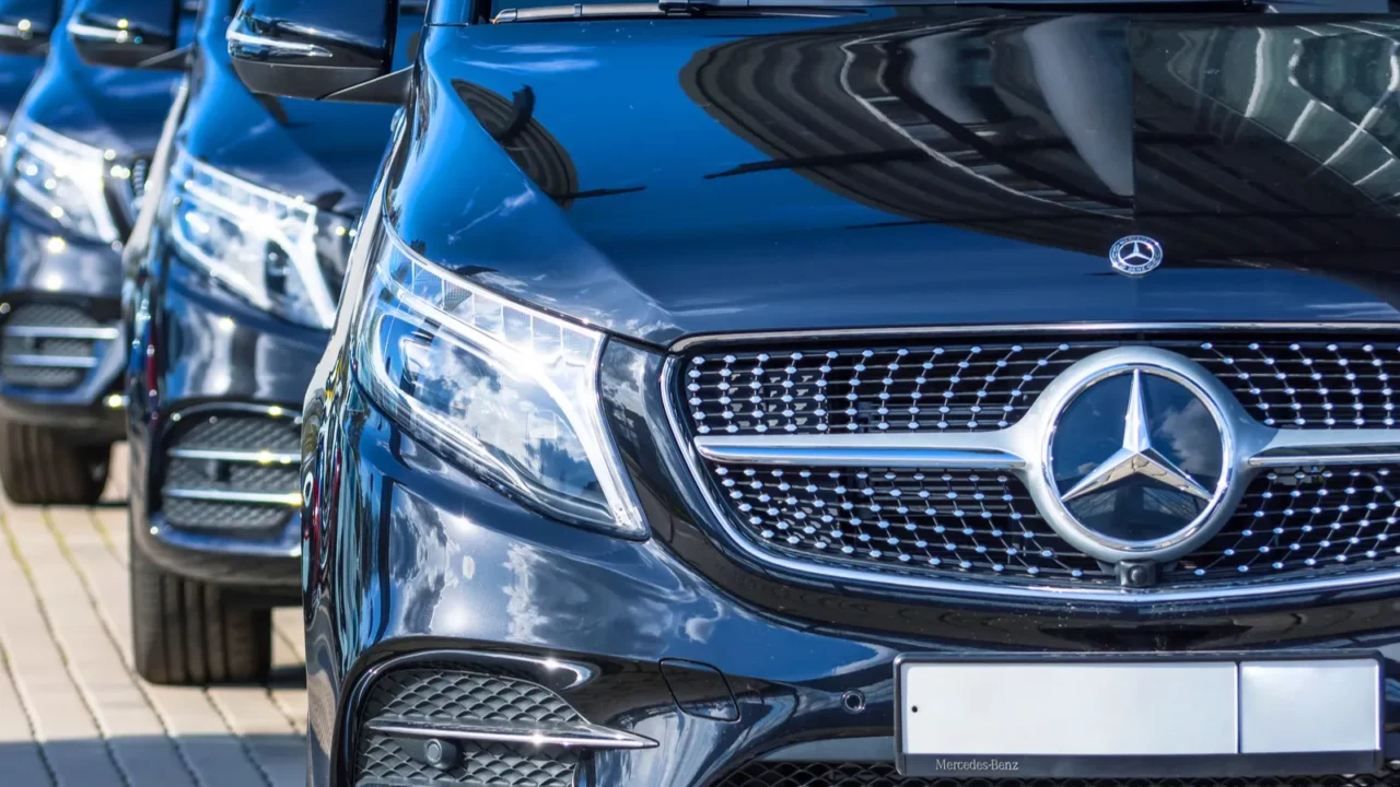 Mercedes leans on EVs after steep 57% profit decline – EV Smarts