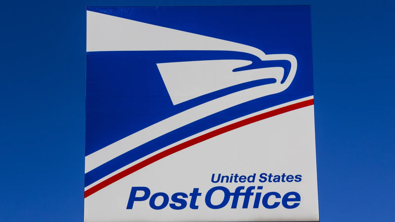U.S. Postal Service expands mail delivery fleet with 2,600 electric ...