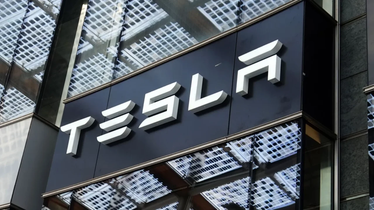 Tesla starts up a major lithium refinery in Texas – EV Smarts