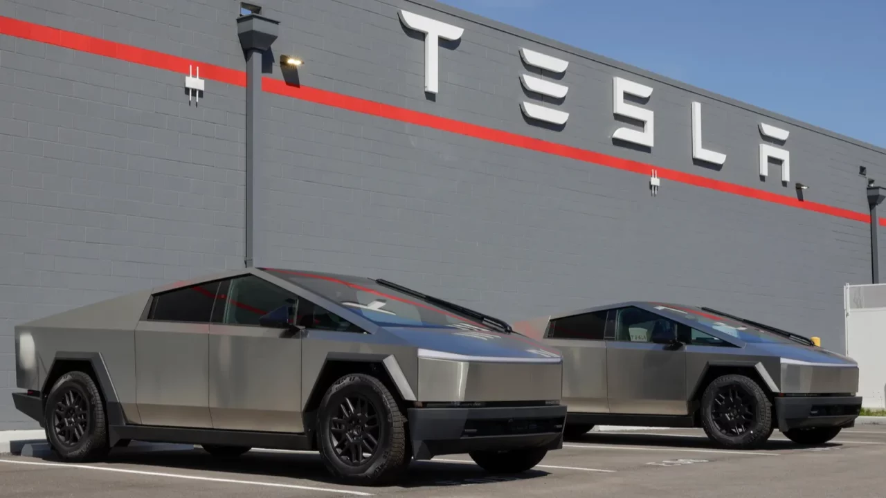 Tesla Cybertruck resale values are dropping fast – EV Smarts
