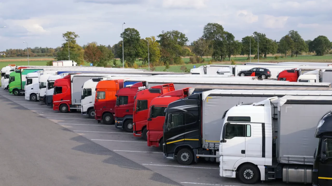 Sean Duffy says illegal immigrant truck drivers are putting American ...
