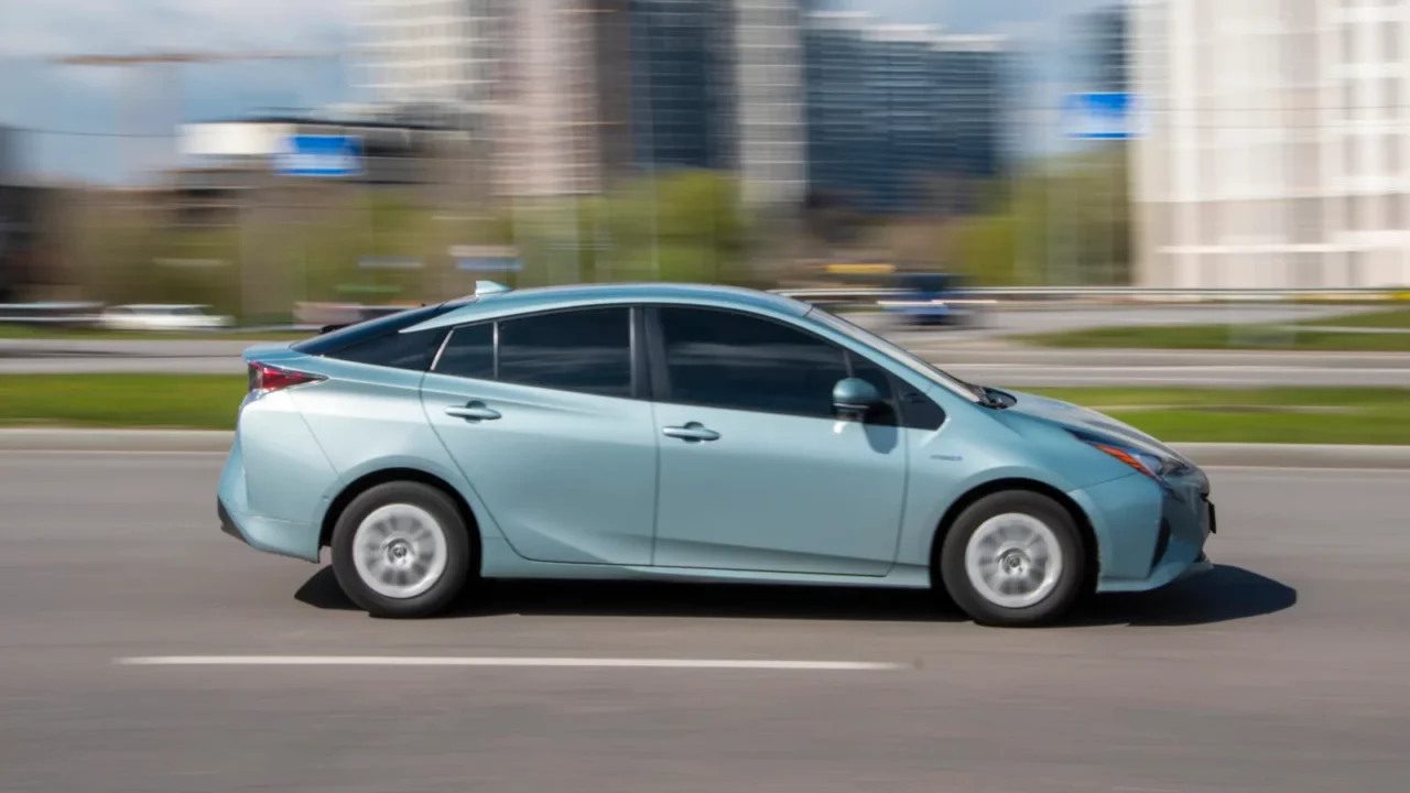 Toyota Prius sales drop sharply in early 2026 – EV Smarts